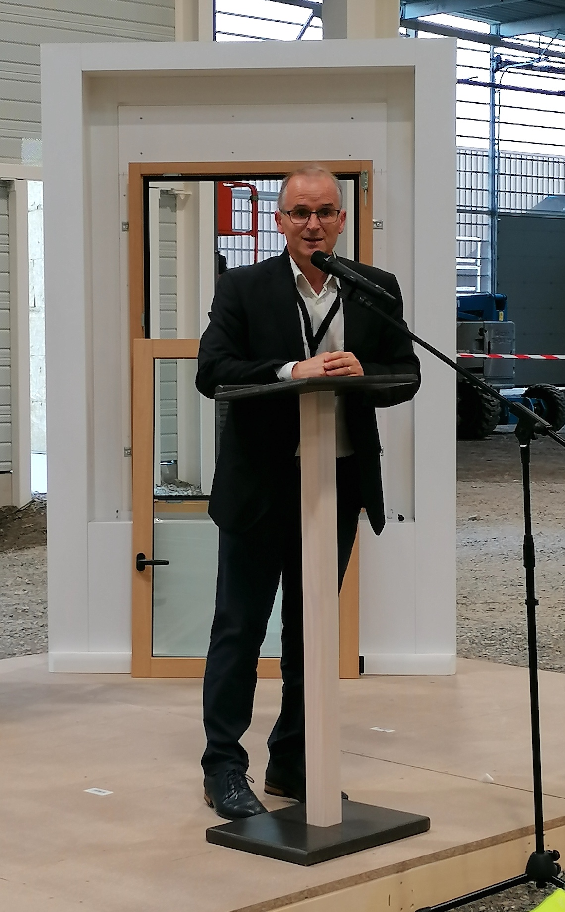 Minco a posé la première fenêtre hybride de l’agrandissement de son ...